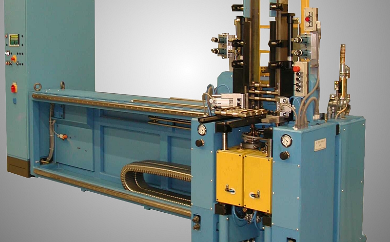 Hub tap welding machine - ATEC | Sondermaschinen- und Anlagenbau GmbH